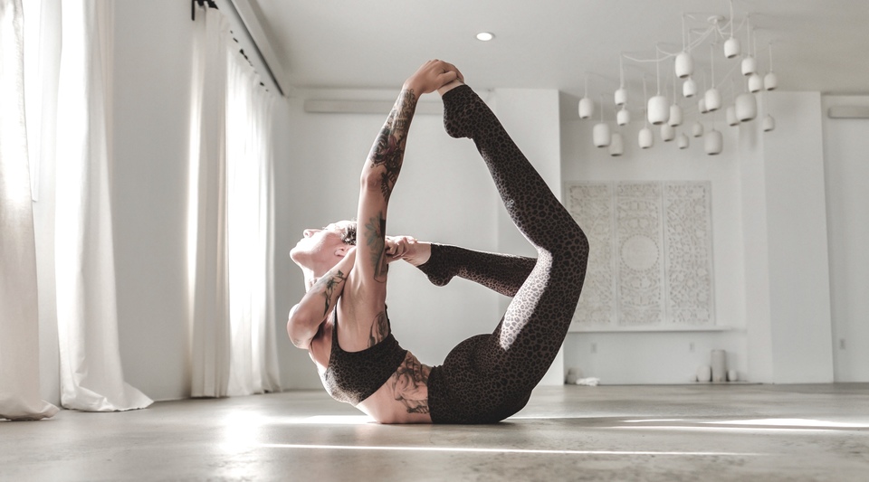 Webinar: Shoulders opener flow by Yoga